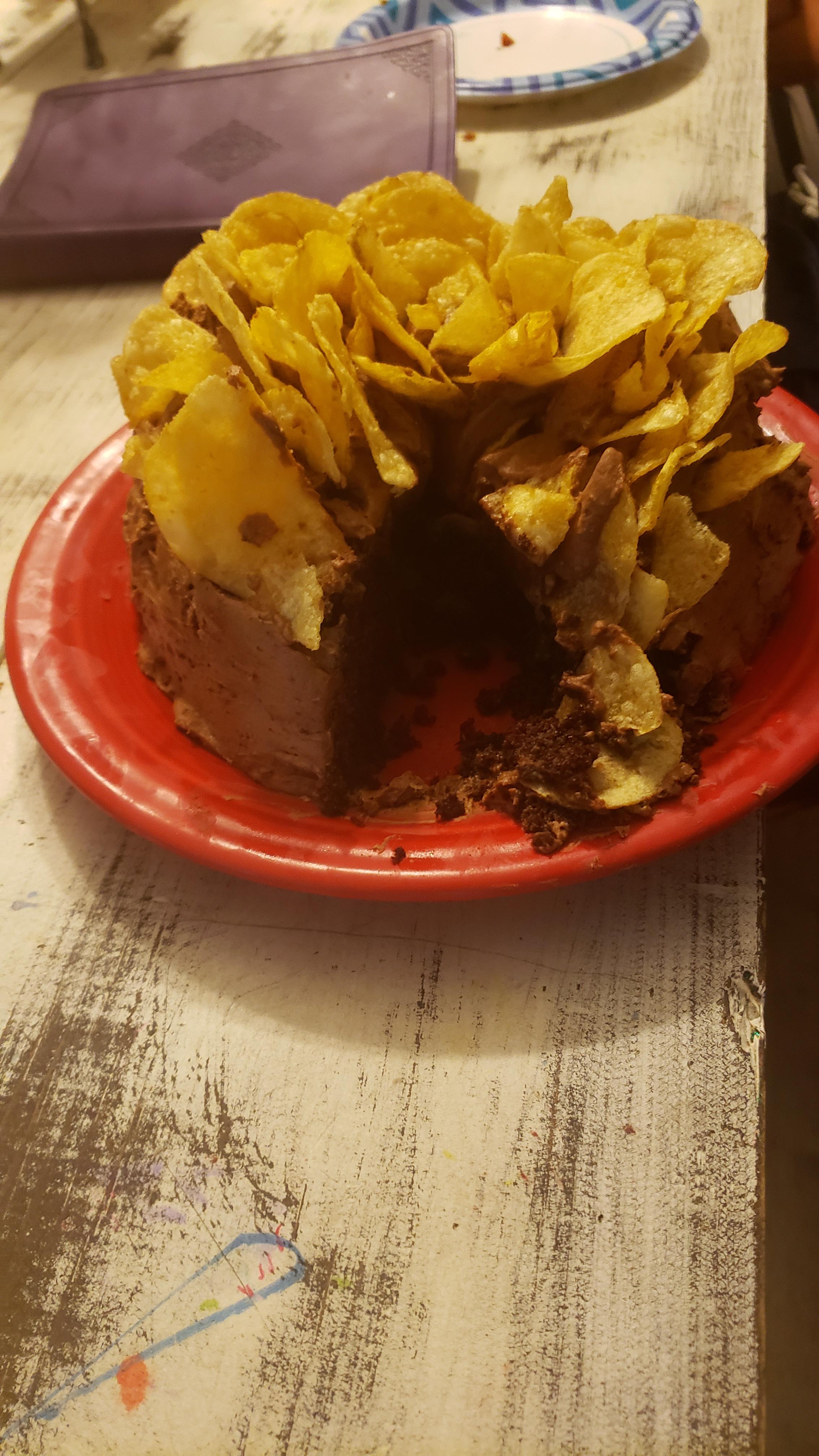 Potato chip chocolate cake | Scrolller