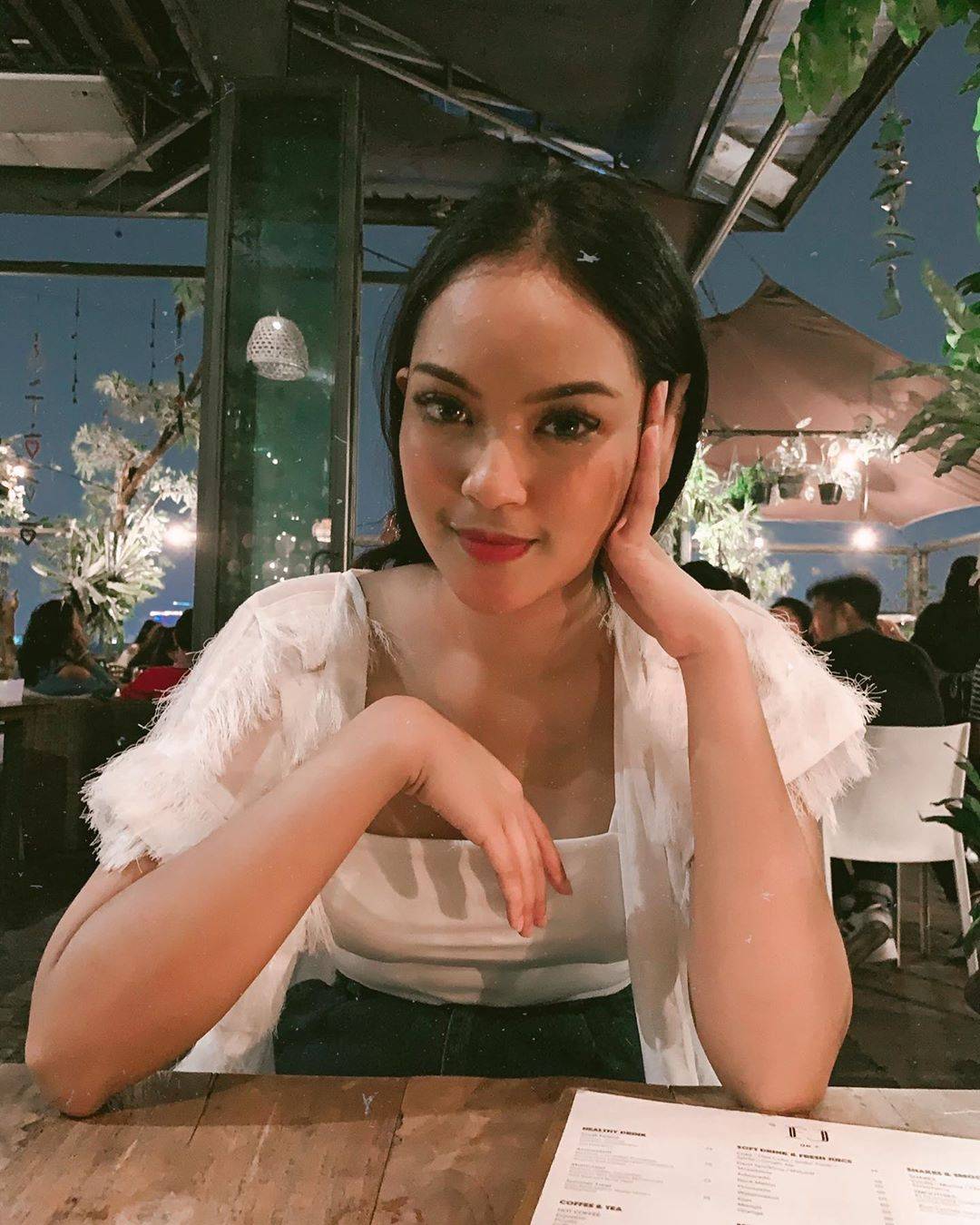 POV: you're on a date with Rania Dahayu | Scrolller
