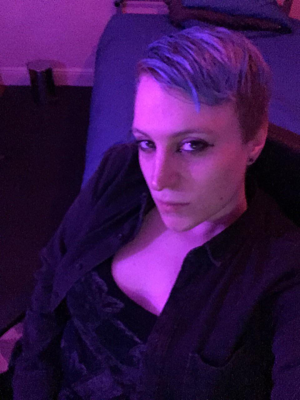 Practicing my smoulder | Scrolller