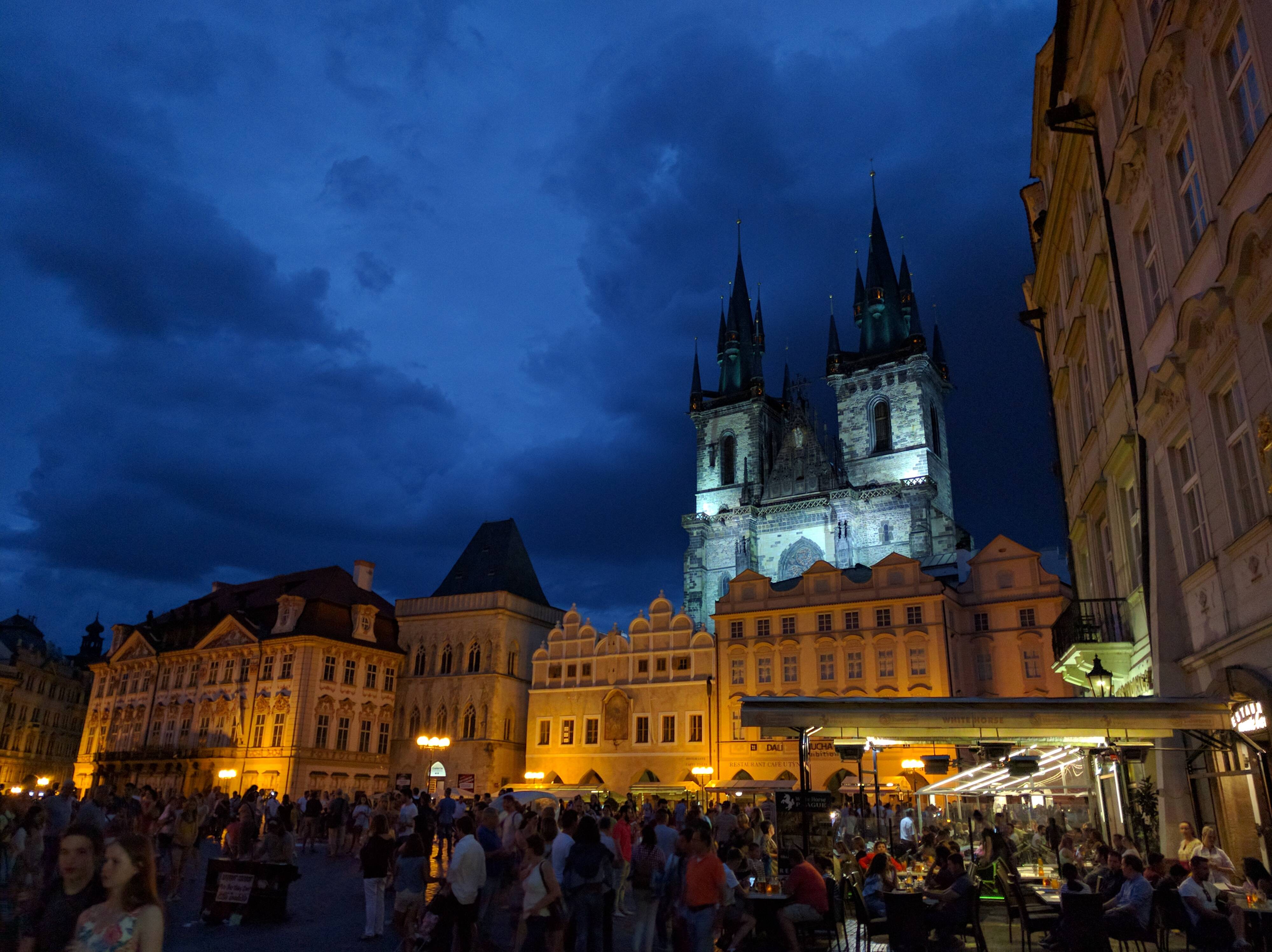 Prague at night | Scrolller