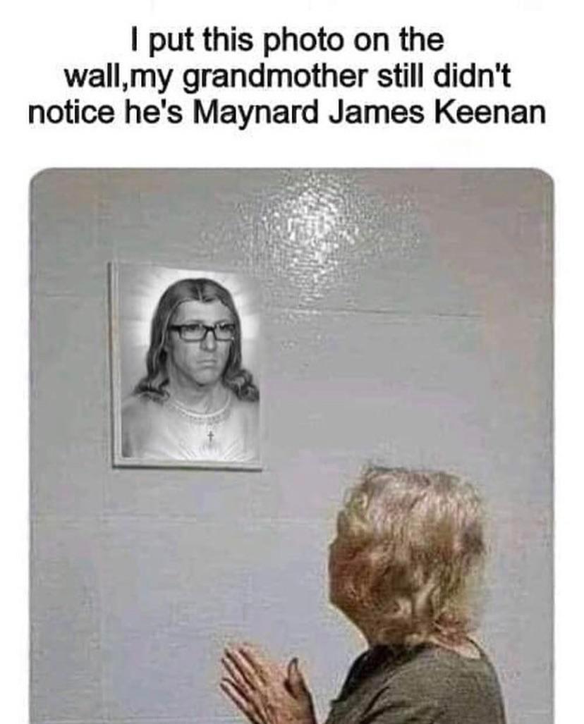 Praying for tidal waves | Scrolller