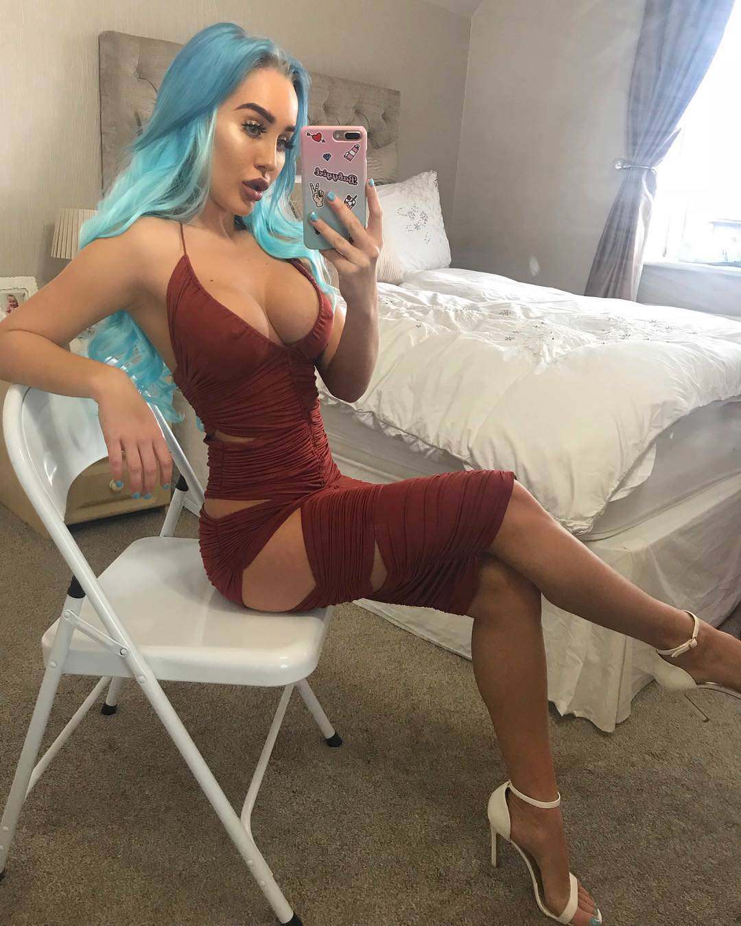 Pre-clubbing selfie | Scrolller