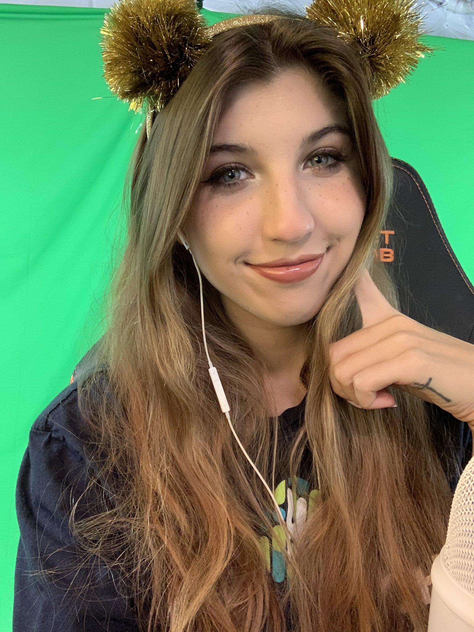 Pre stream selfie 😀 | Scrolller