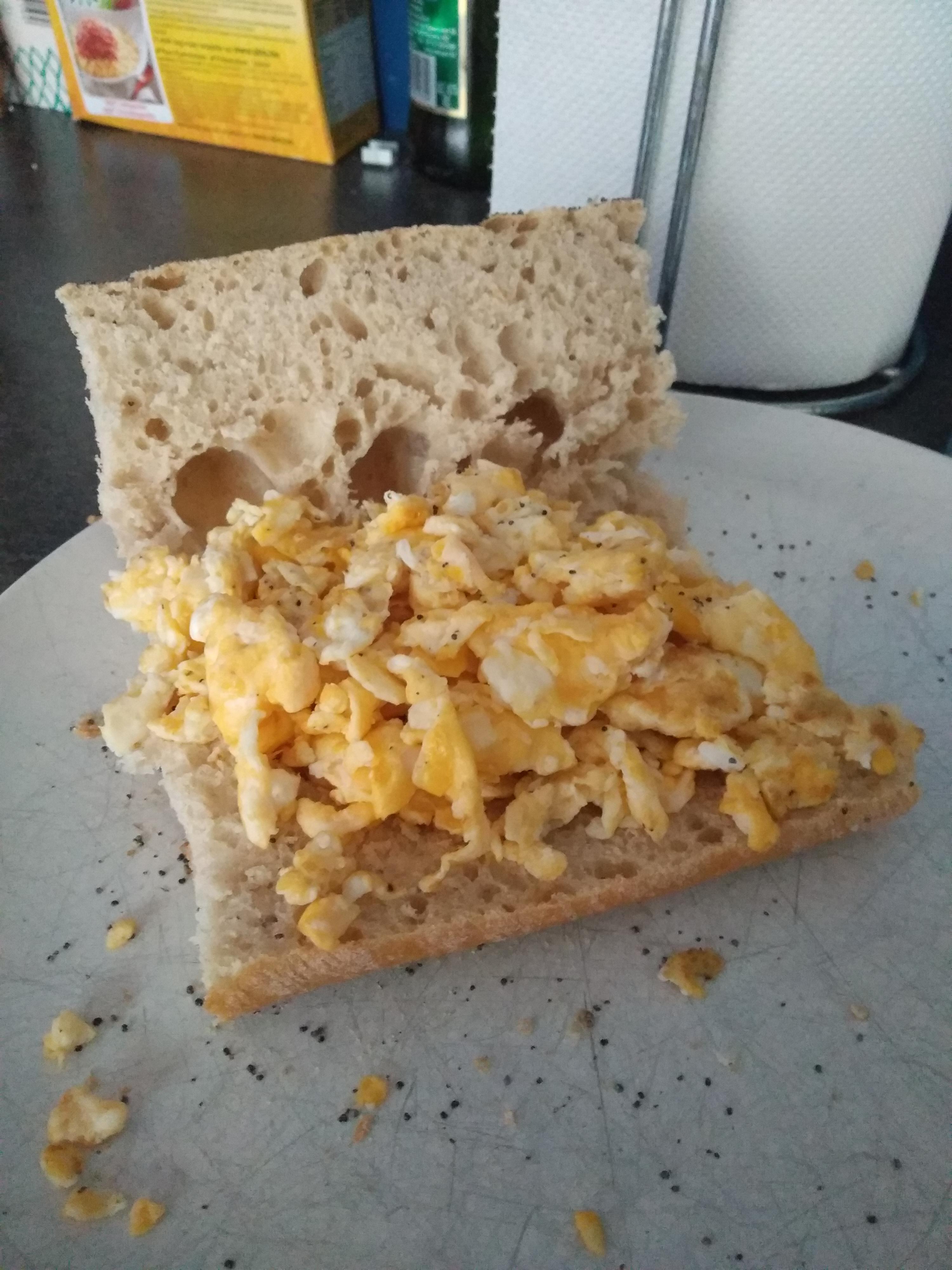 Pregnancy cravings, sandwich scrambled egg | Scrolller