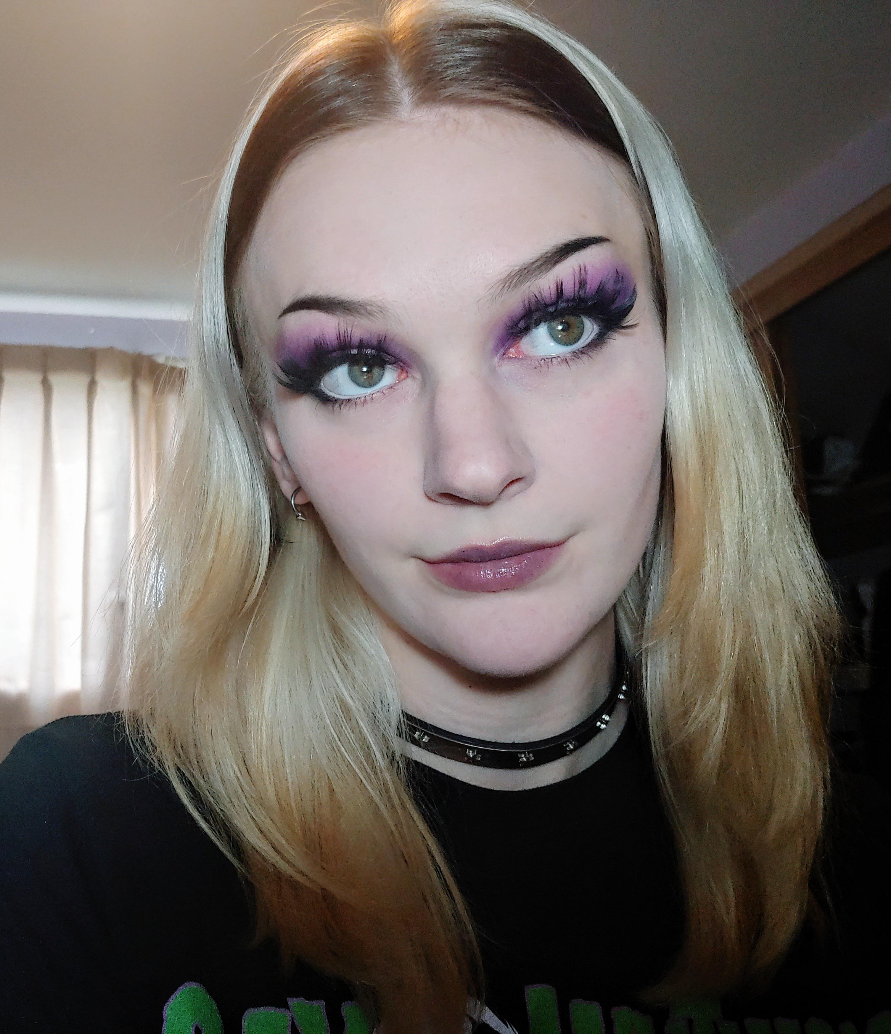 Pretty blonde | Scrolller