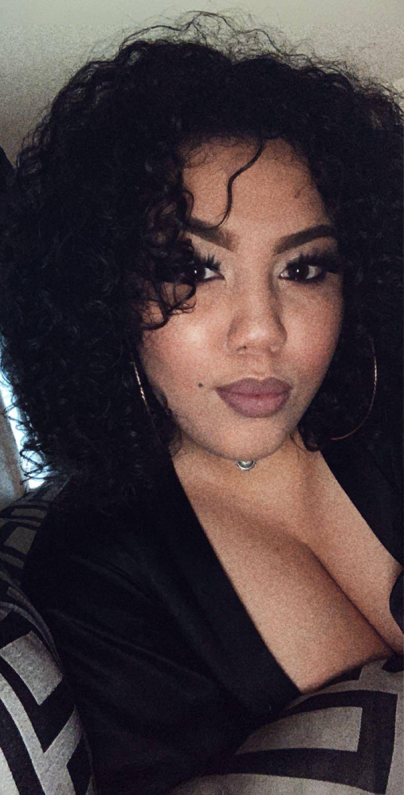 Pretty curly hair mixed Latina | Scrolller