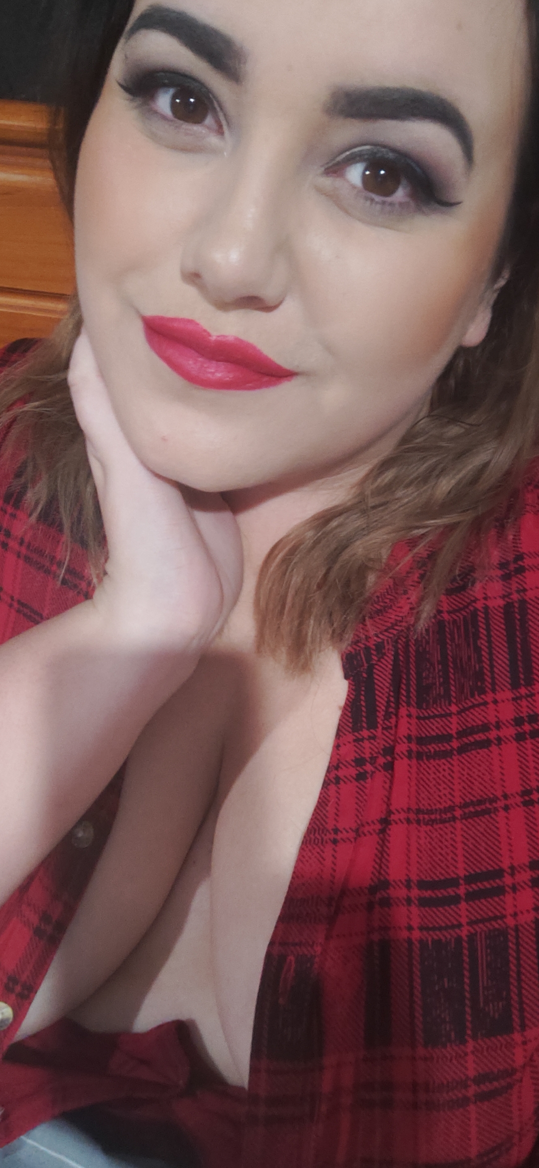 Pretty Eyes Thick Thighs Scrolller