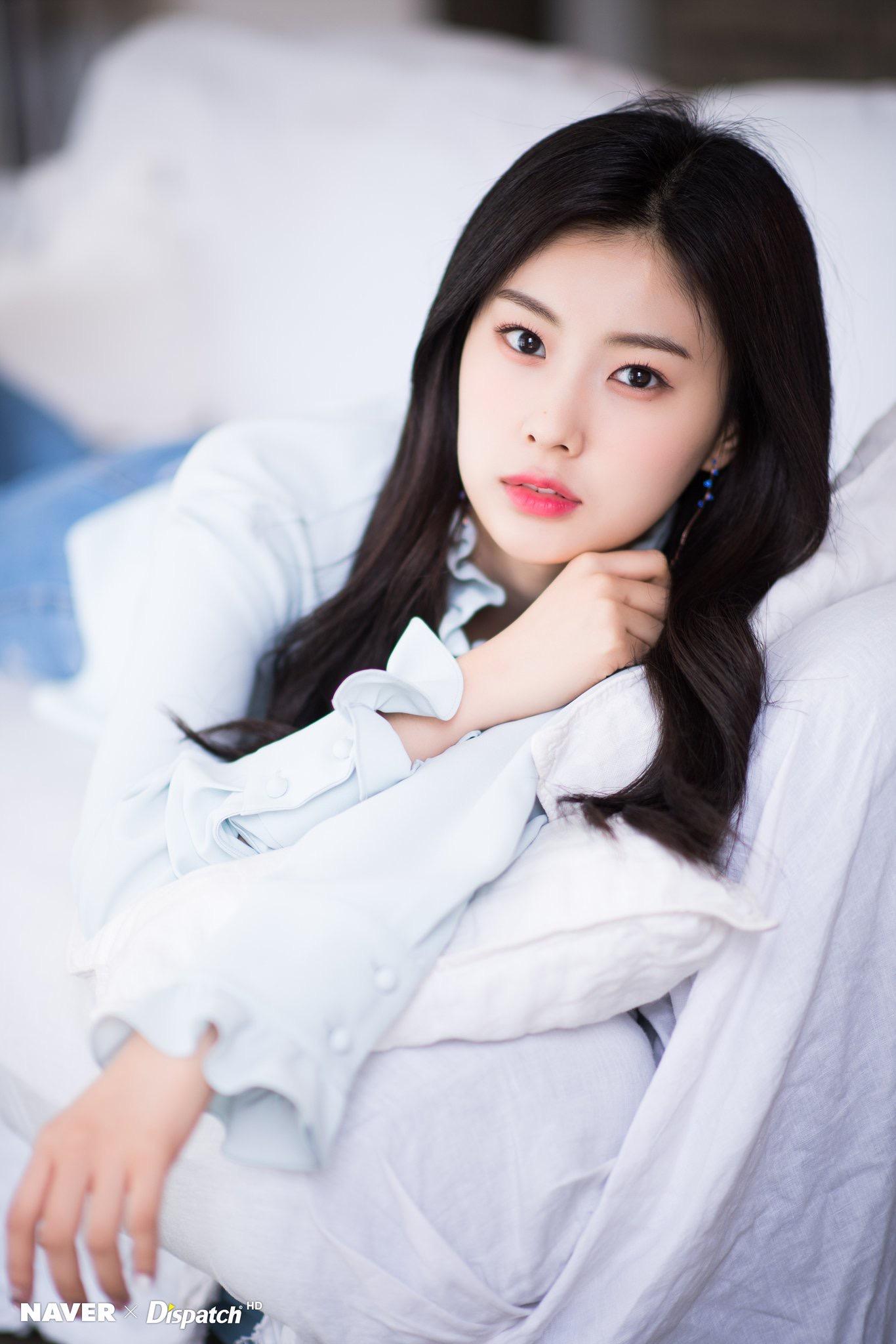 Pretty Hyewon | Scrolller