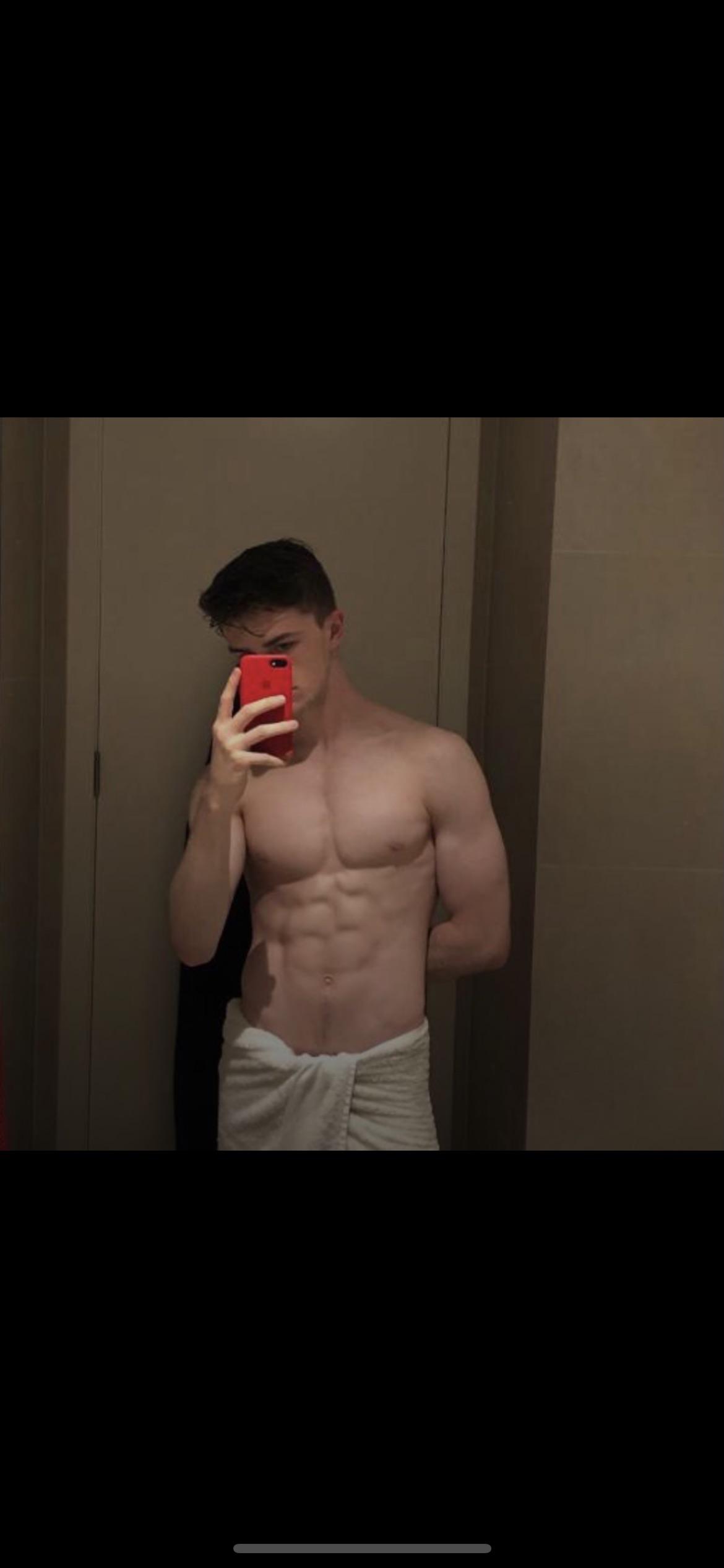 pretty ripped for 18 😊 | Scrolller