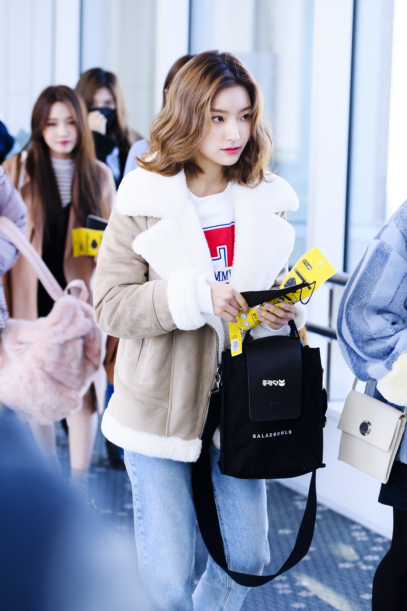 Pretty Saerom (Jisun sees you 👀) | Scrolller