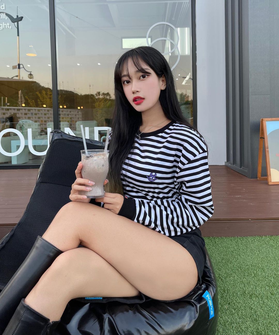 Pretty thighs | Scrolller