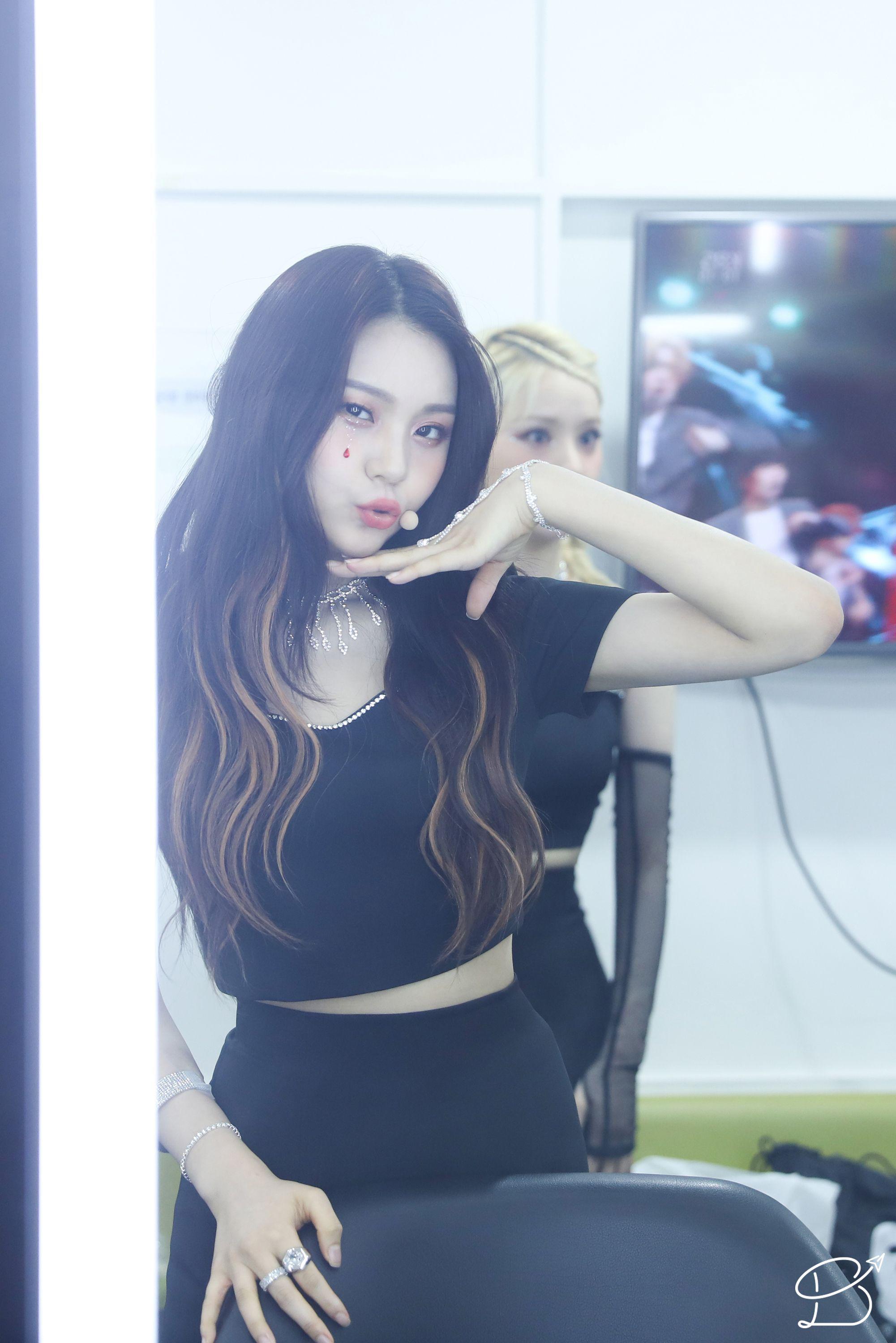 Pretty Umji! | Scrolller