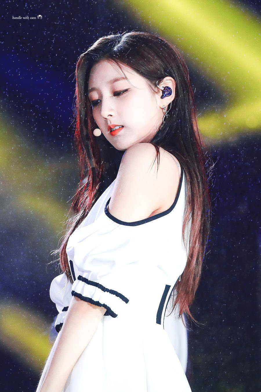 Pretty Yein | Scrolller