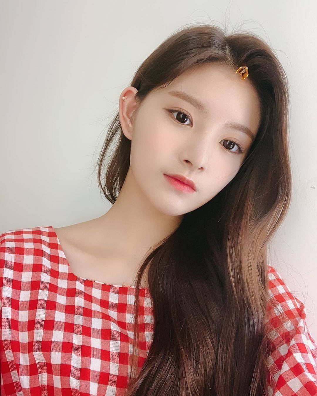 pretty Yiren | Scrolller