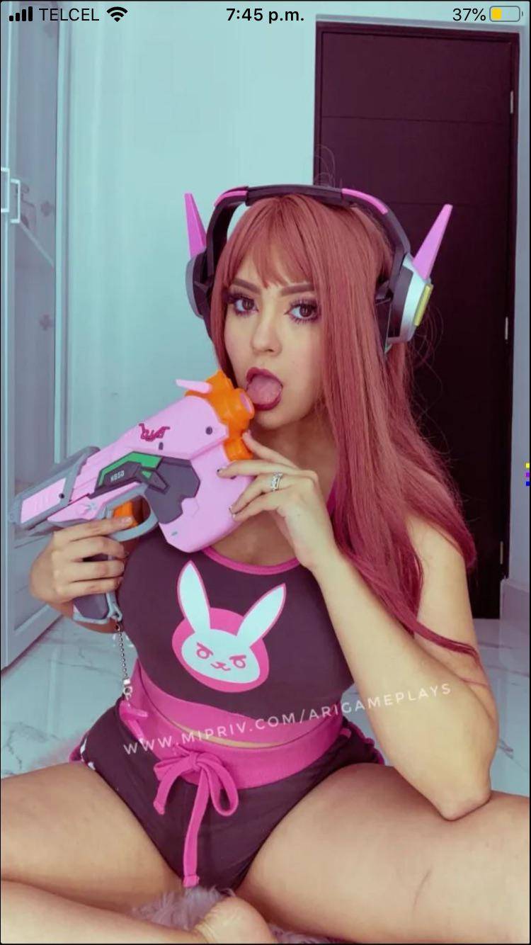 Priv ari | Scrolller