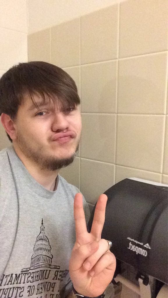 Proper selfie form, duck face included. | Scrolller