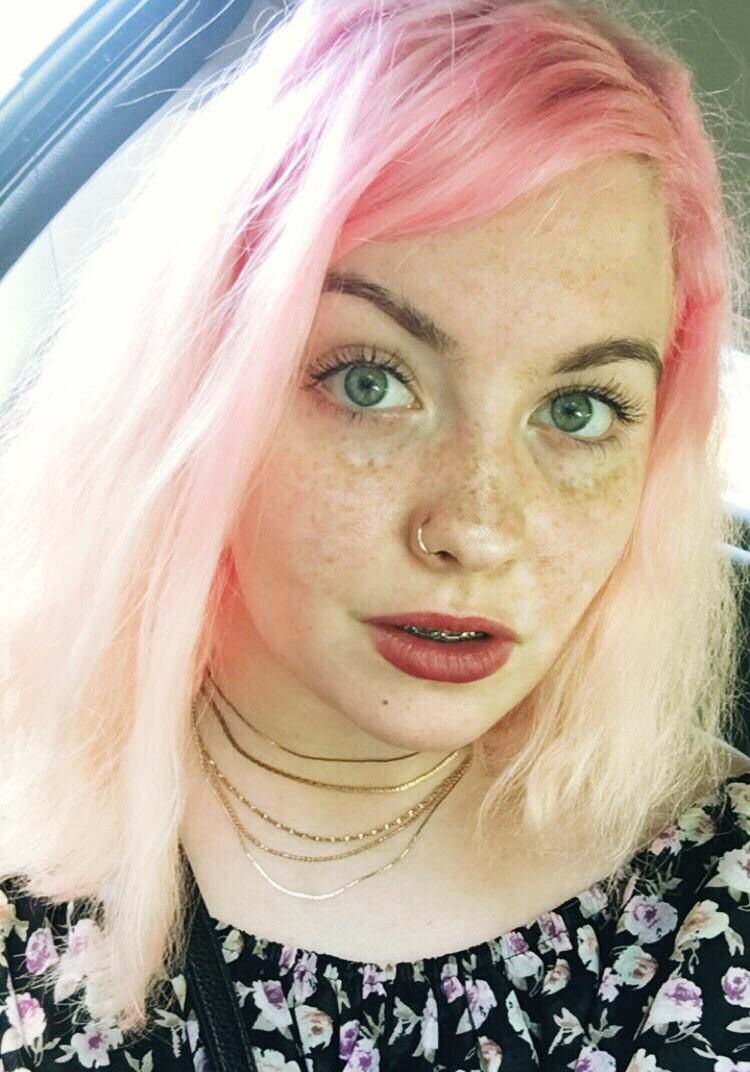 Punk rock girl is ready for your cum | Scrolller