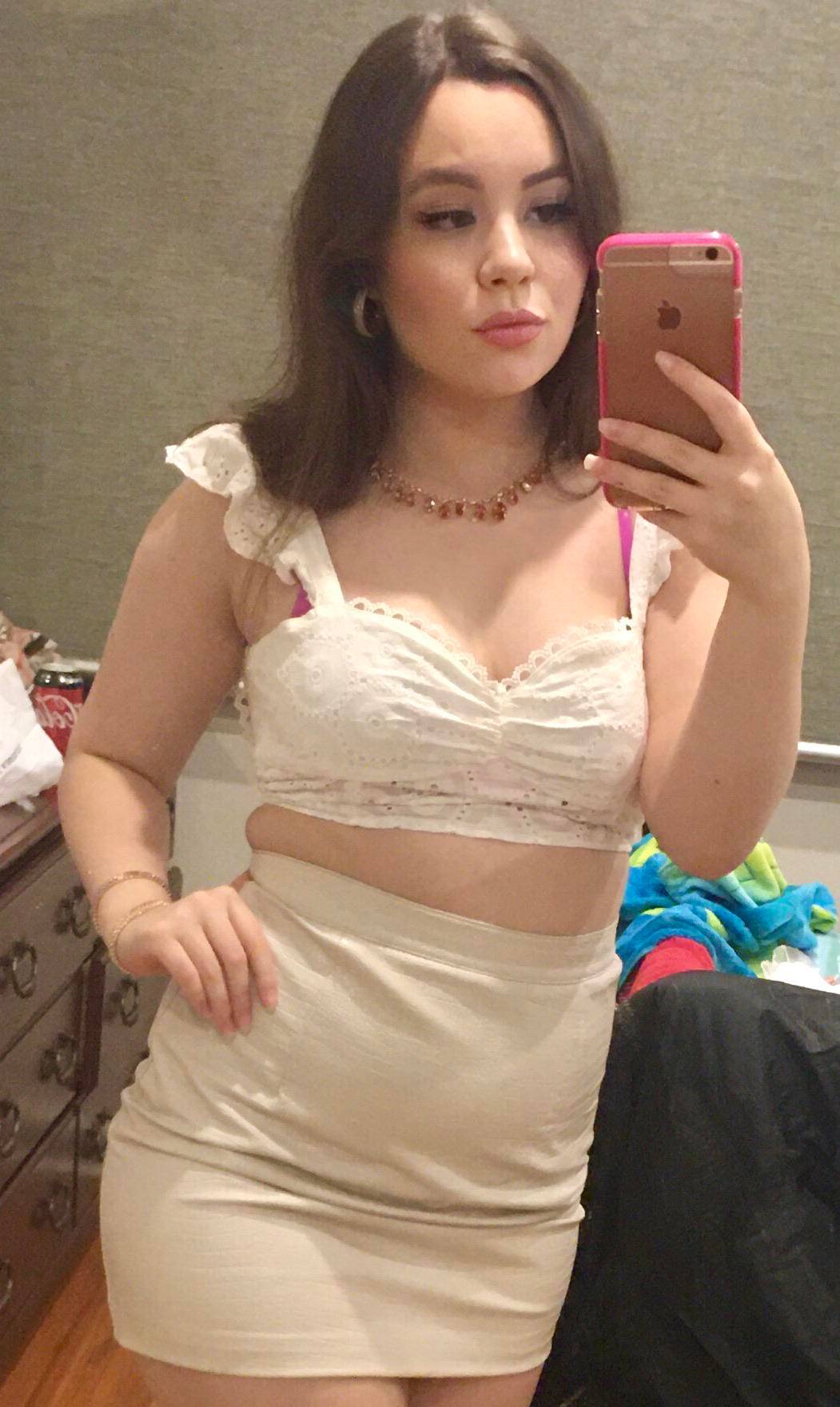 Quarantine Glam | Scrolller