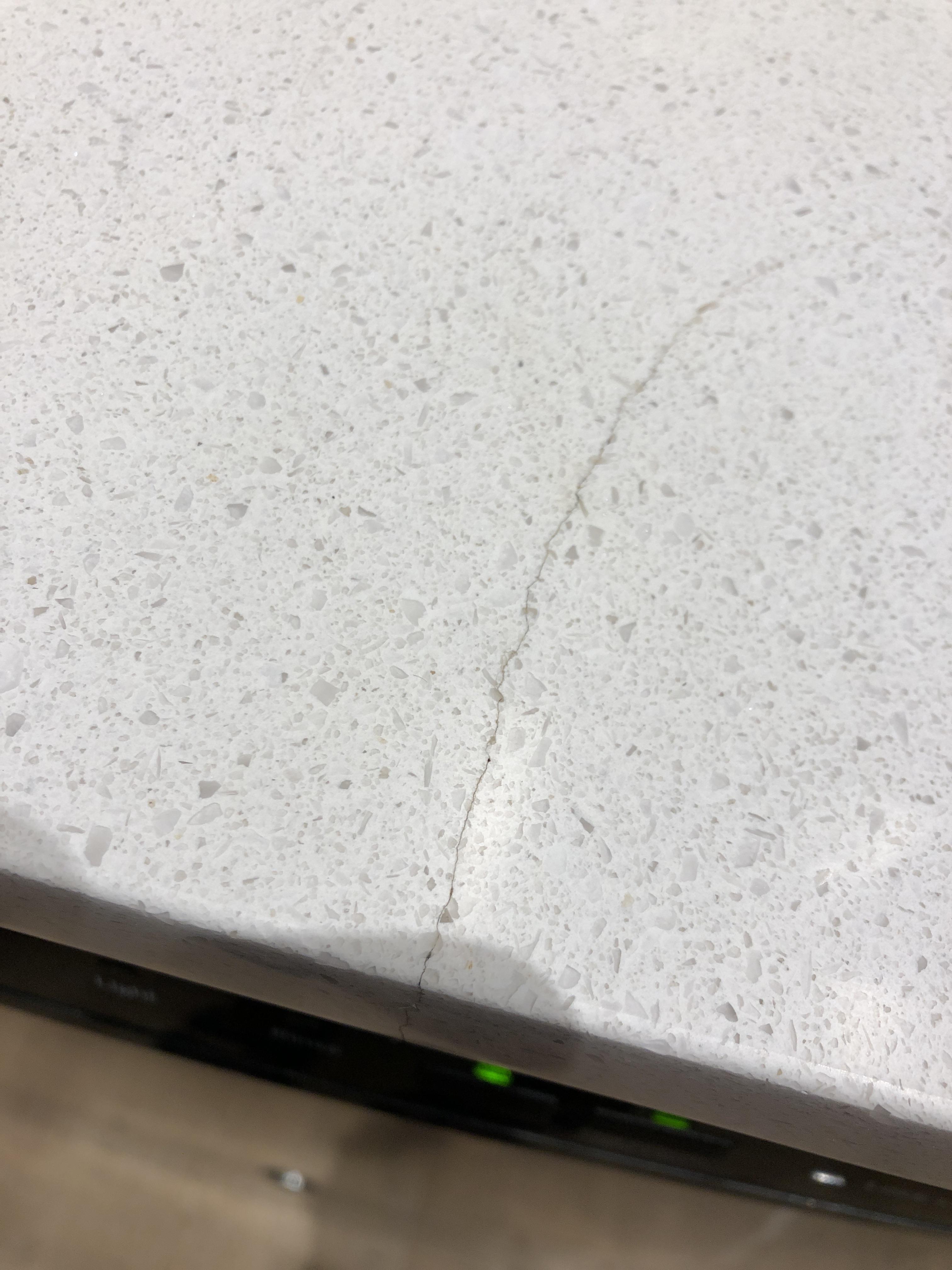 Quartz countertop :( | Scrolller