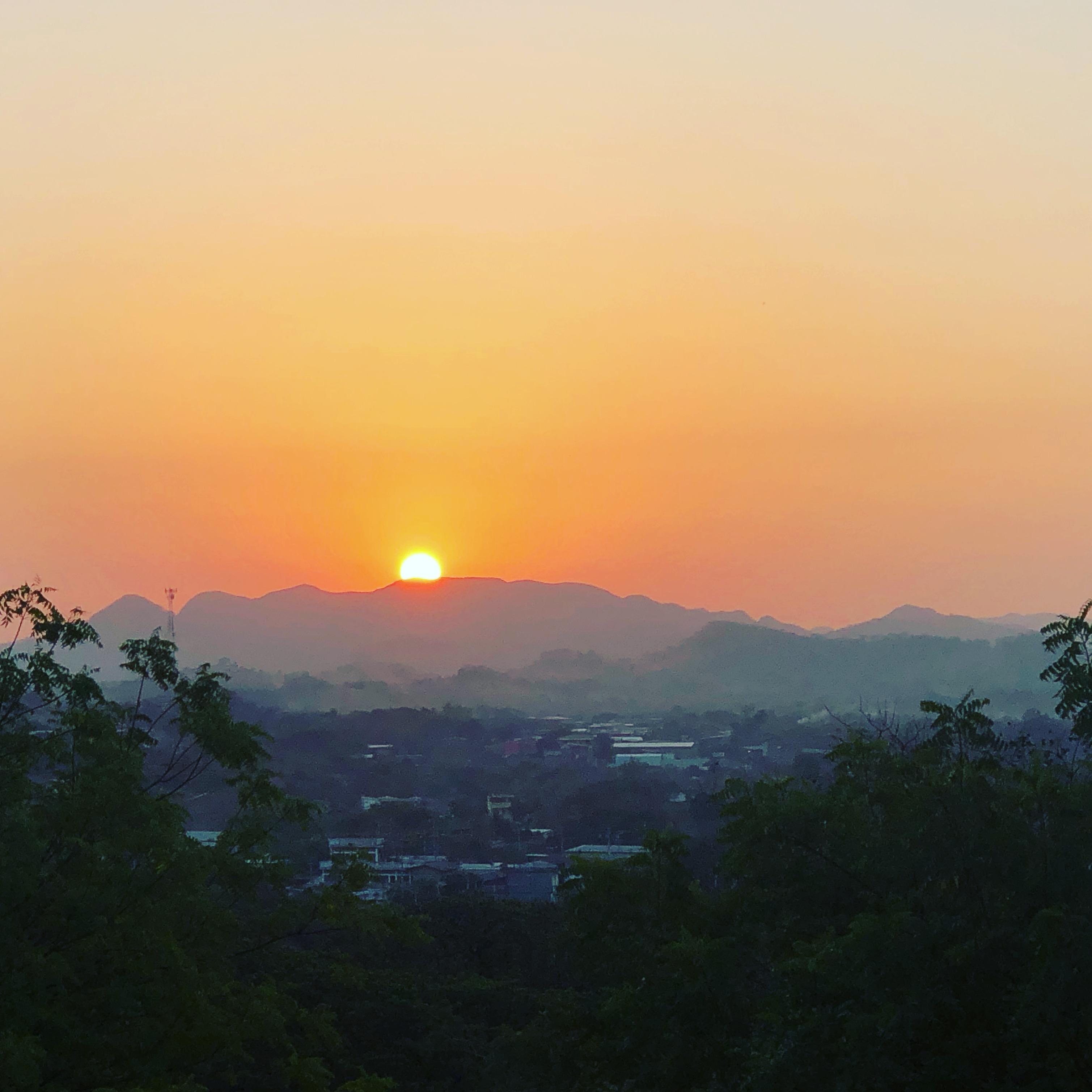 Que hermoso país. Caliente pero hermoso | Scrolller