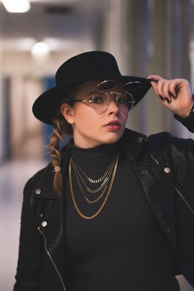 Queen Bee | Scrolller