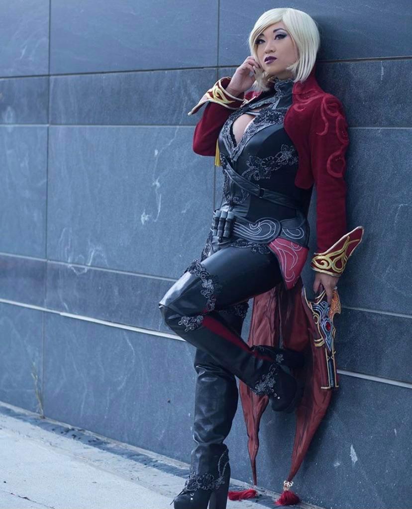 Queen of Cosplay | Scrolller