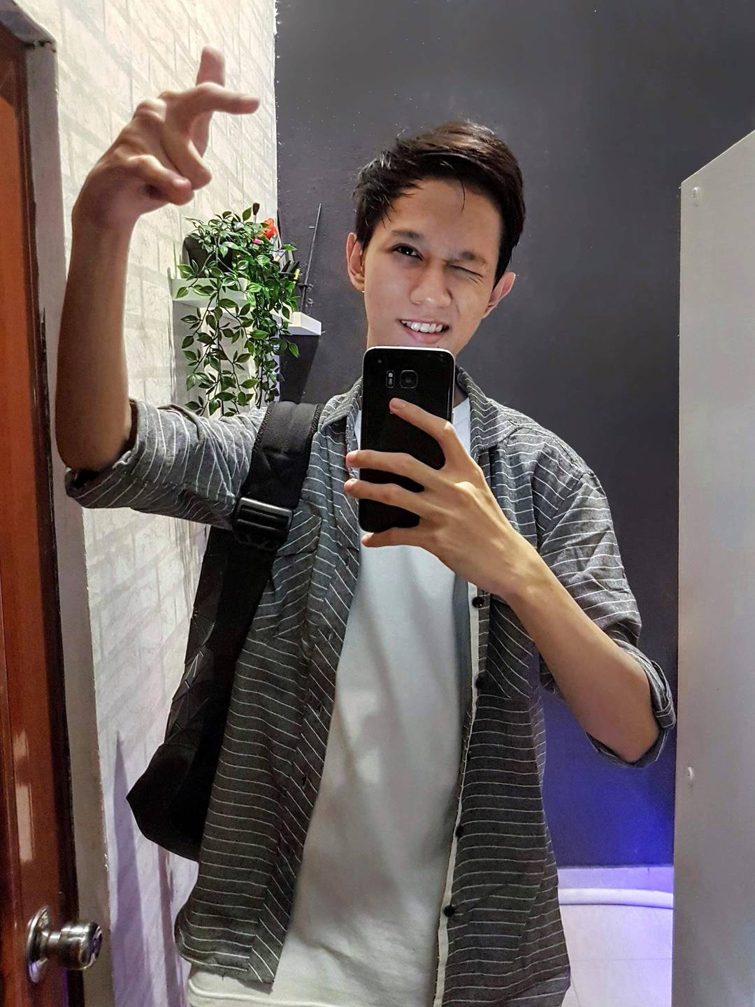 I'm just a shy little boy trying to look cool.. xD | Scrolller