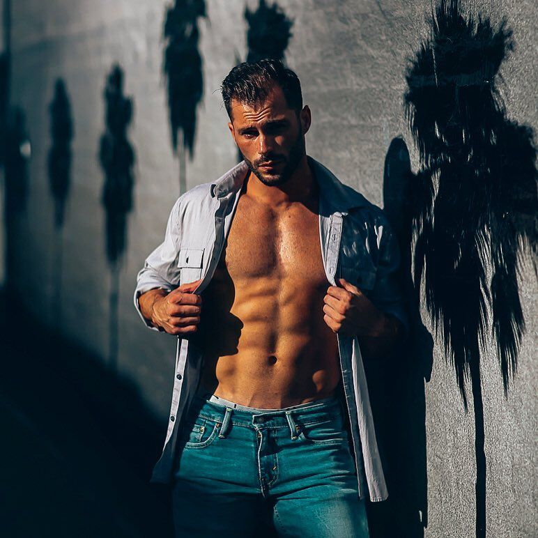 Quin Bruce | Scrolller