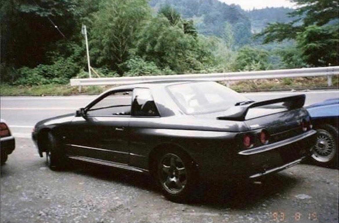 R32 GTR | Scrolller
