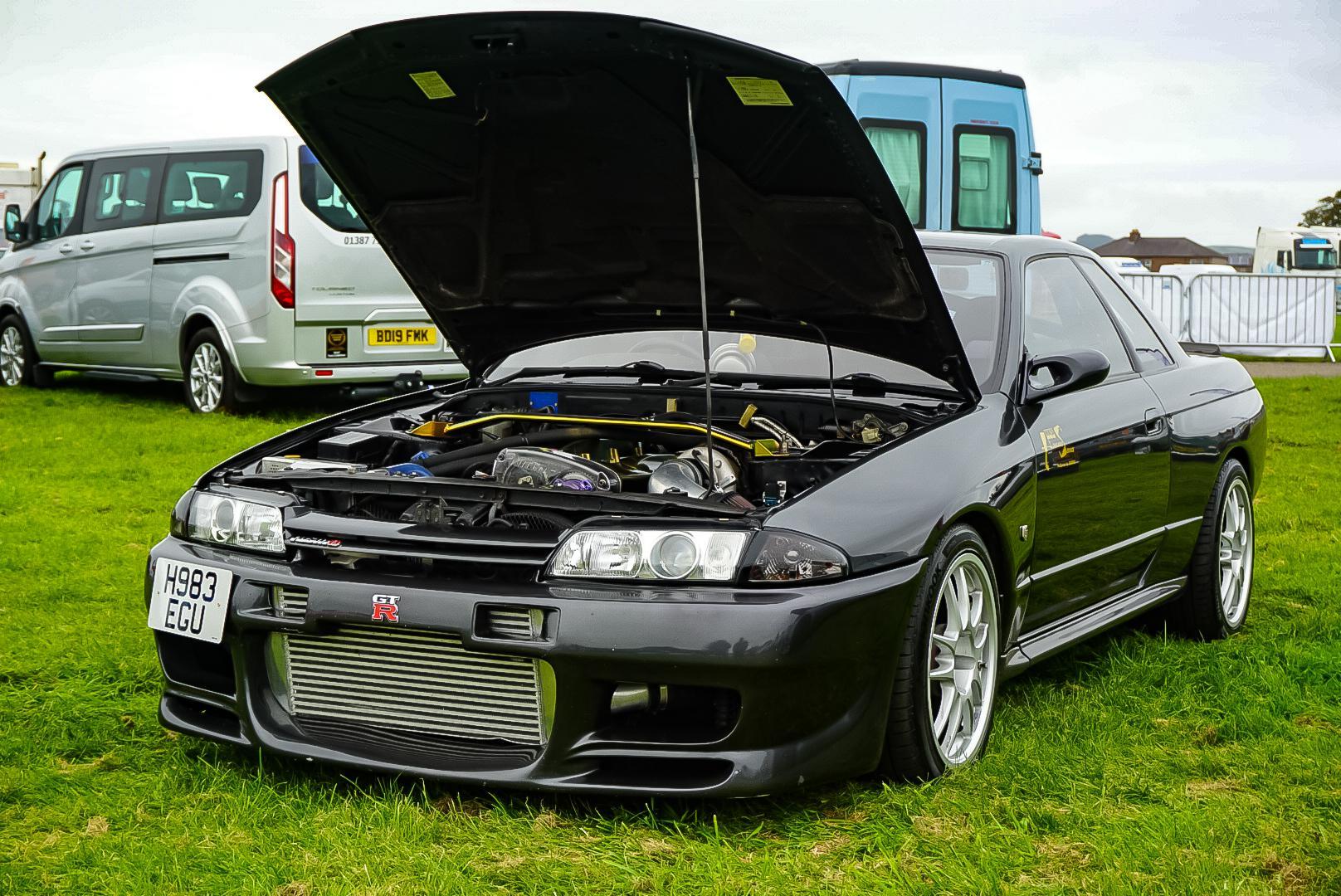 R32 GTR | Scrolller