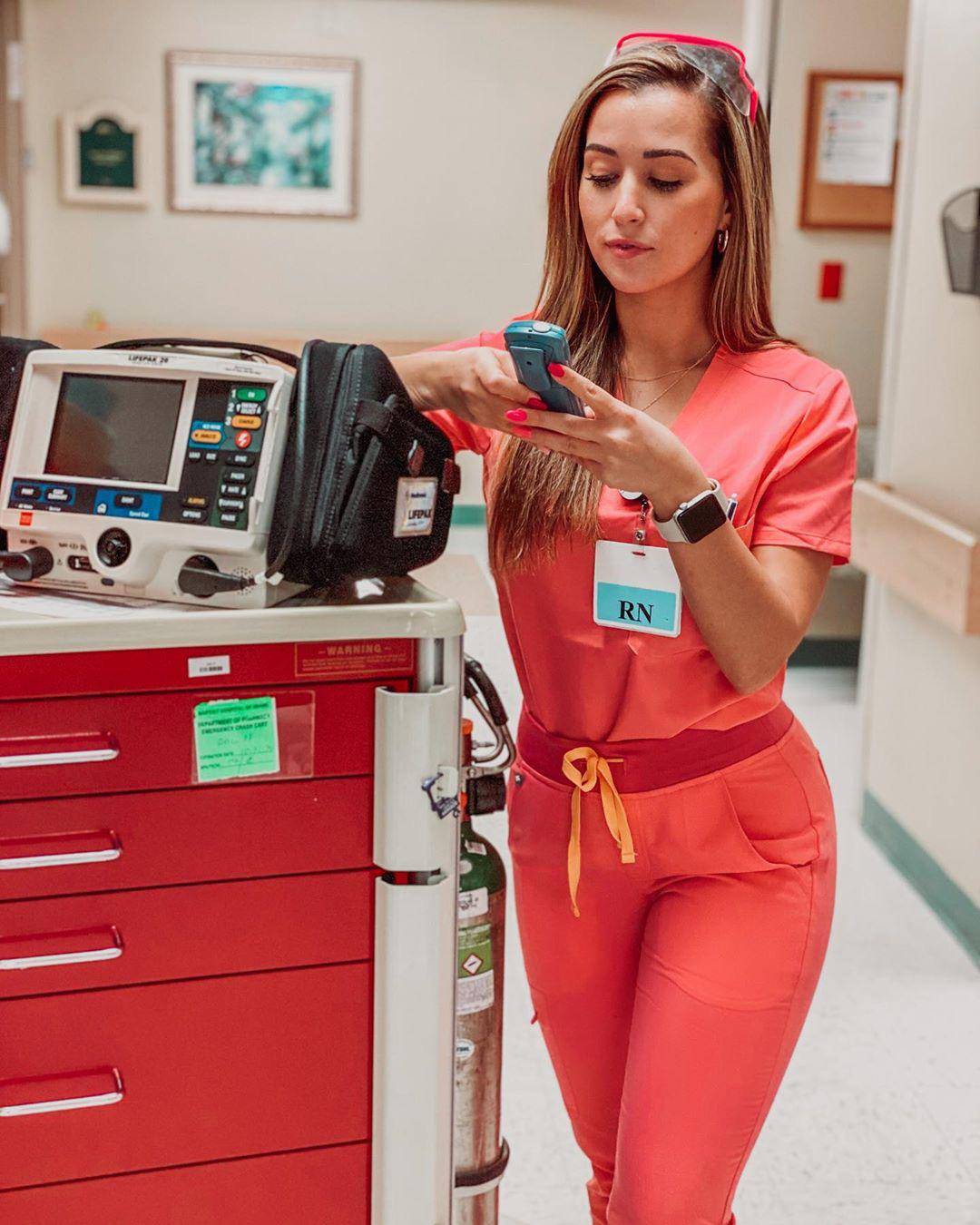 Rachel Santana, RN | Scrolller