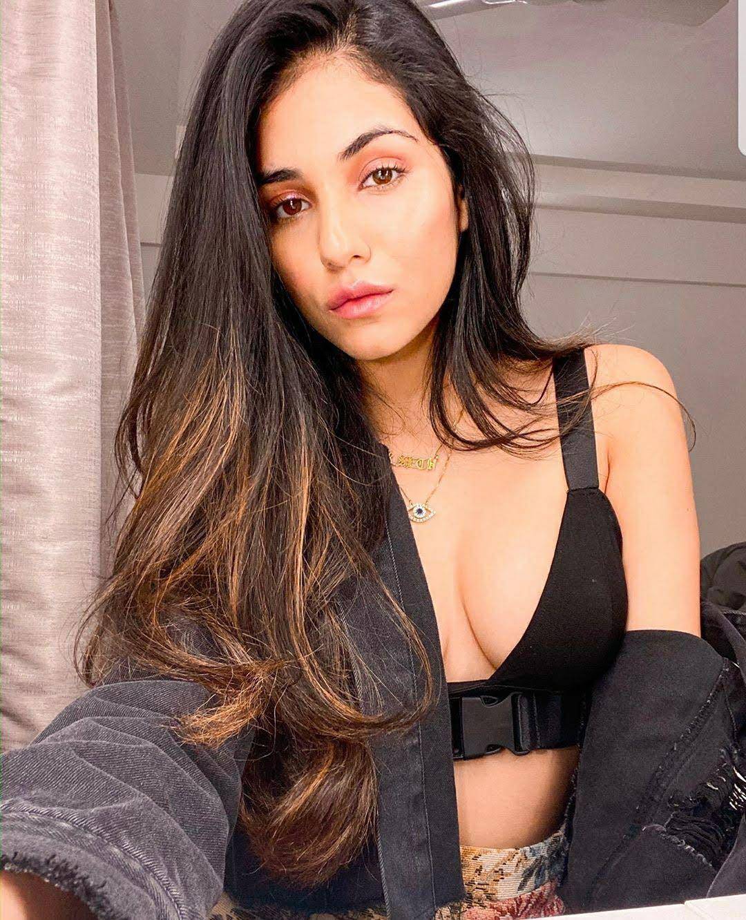 Radhika Seth is so sultry! | Scrolller