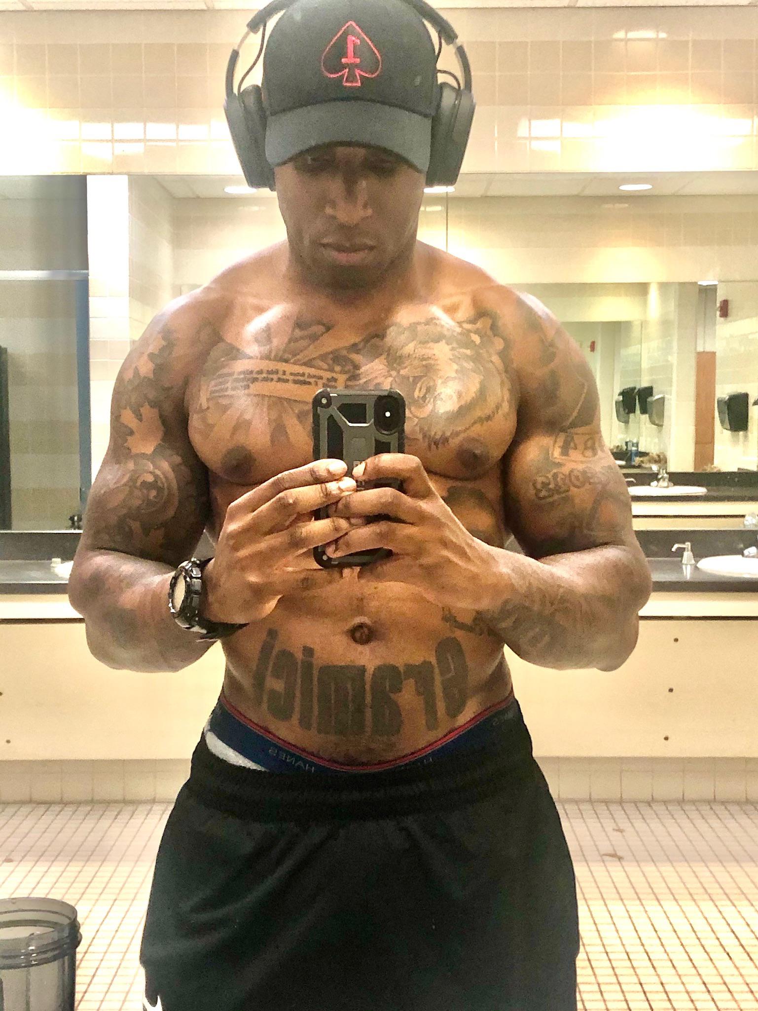 Random gym selfie | Scrolller