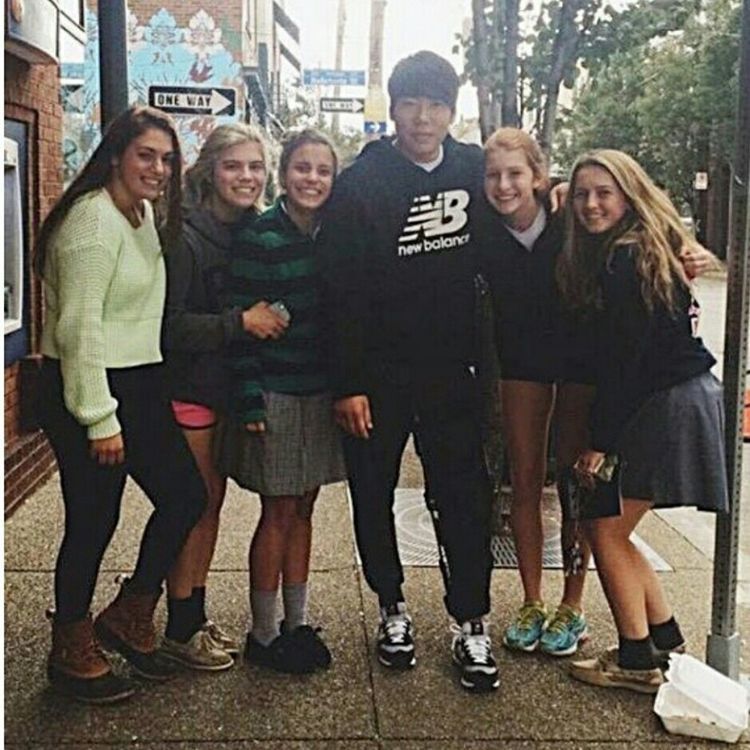 Random Korean Chang on a sidewalk | Scrolller