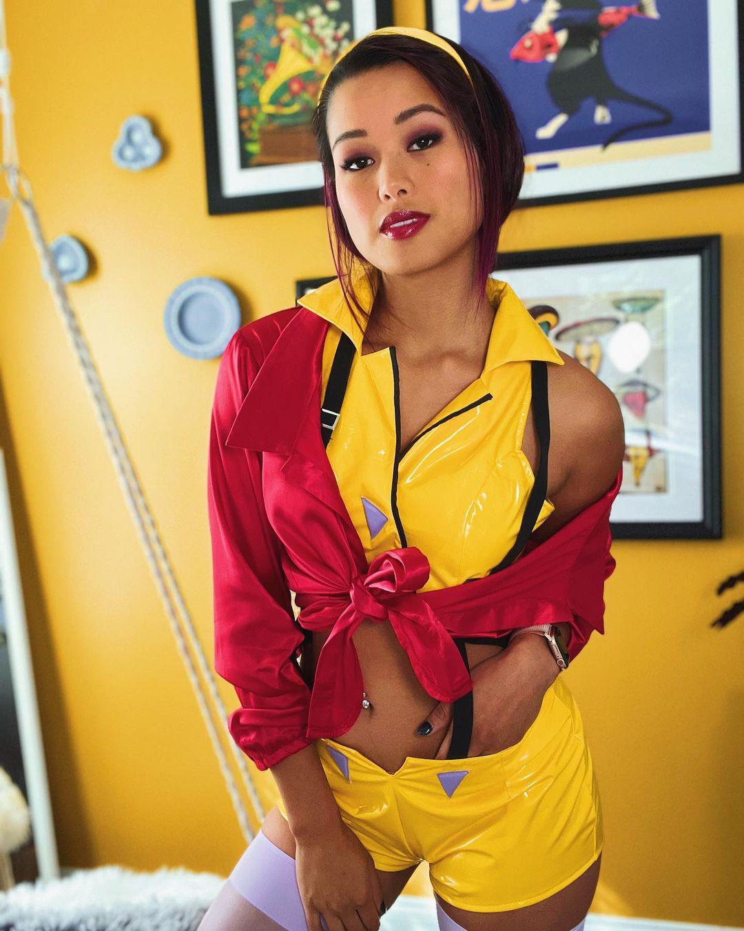 Raquel Lily | Scrolller