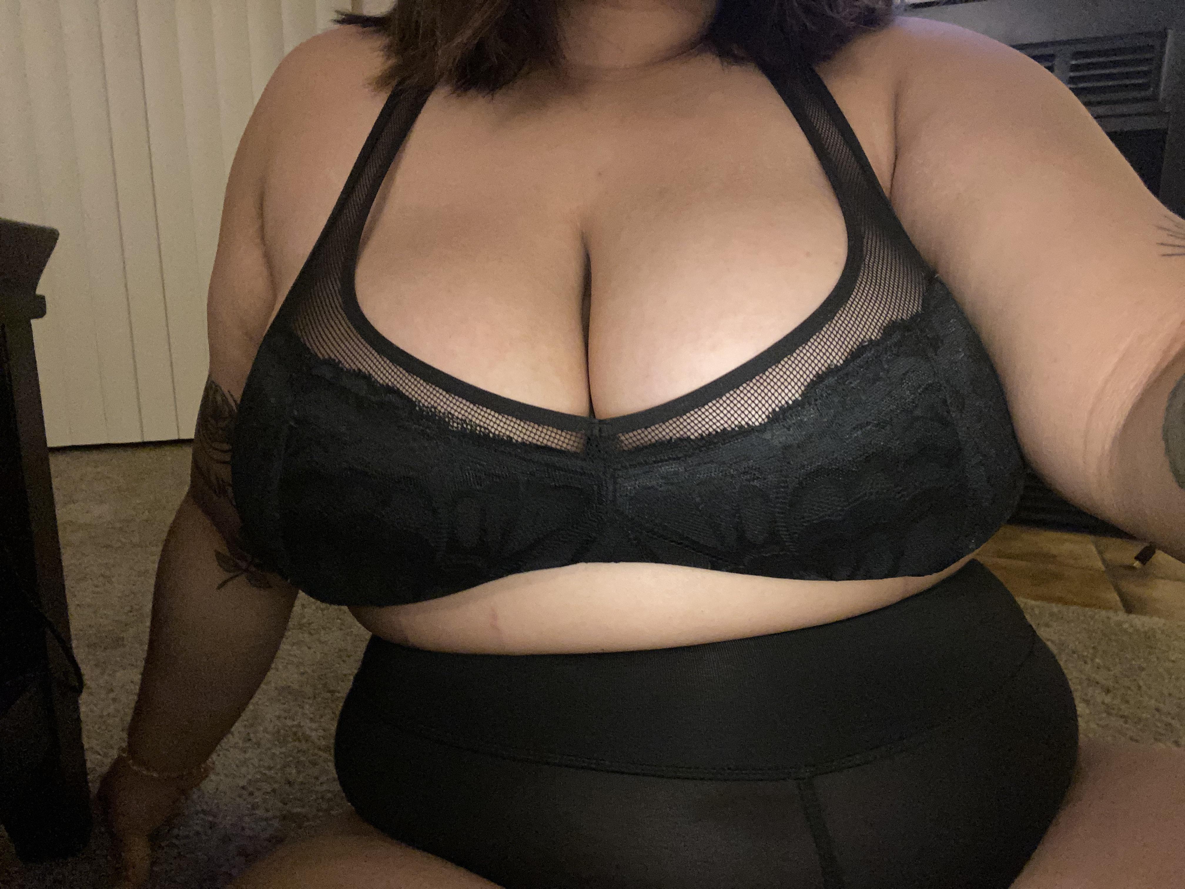 rate my chest out of 10 😜 | Scrolller