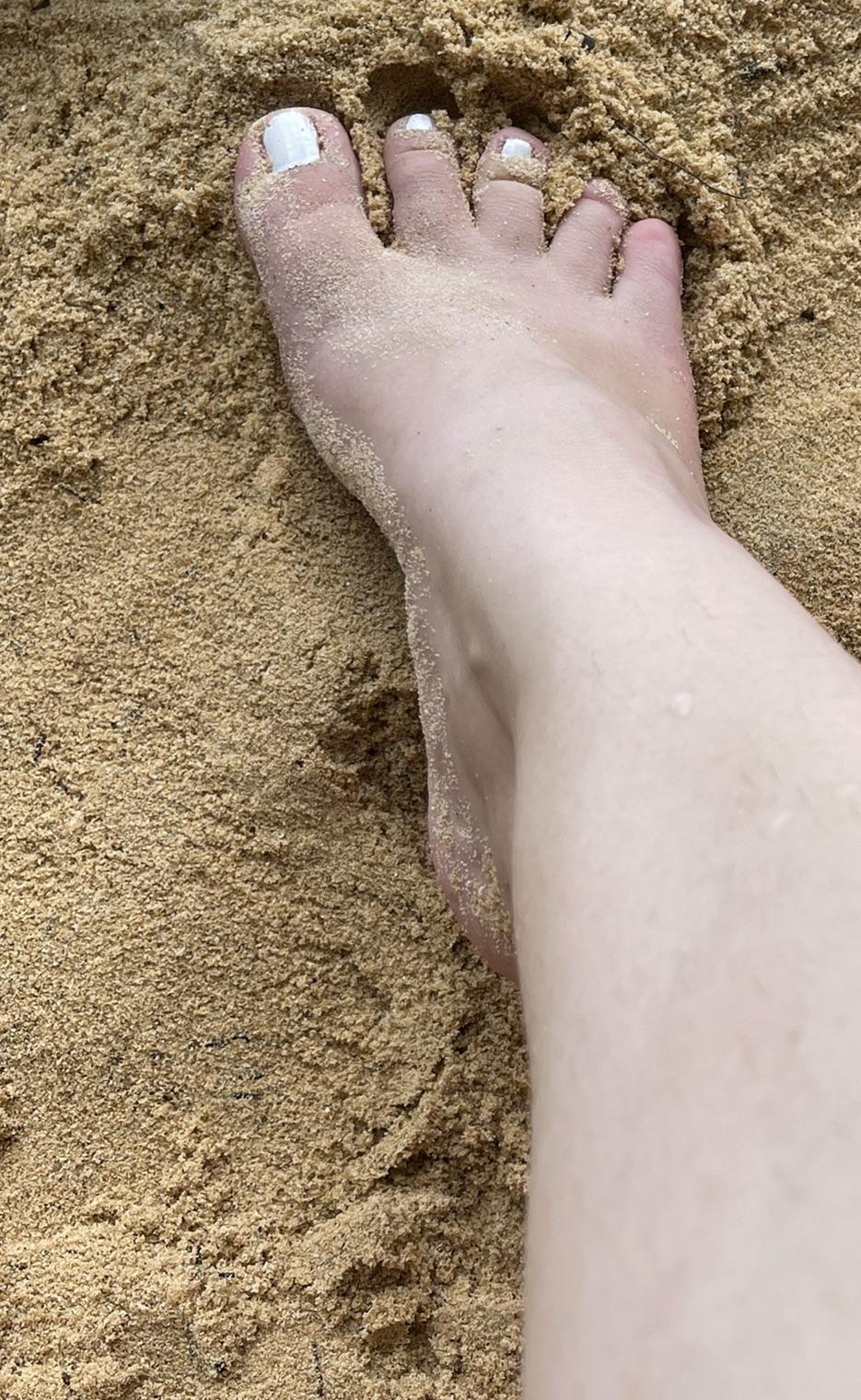Rate my sandy toes | Scrolller