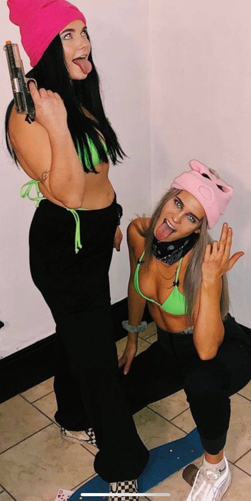 Rave hoes | Scrolller