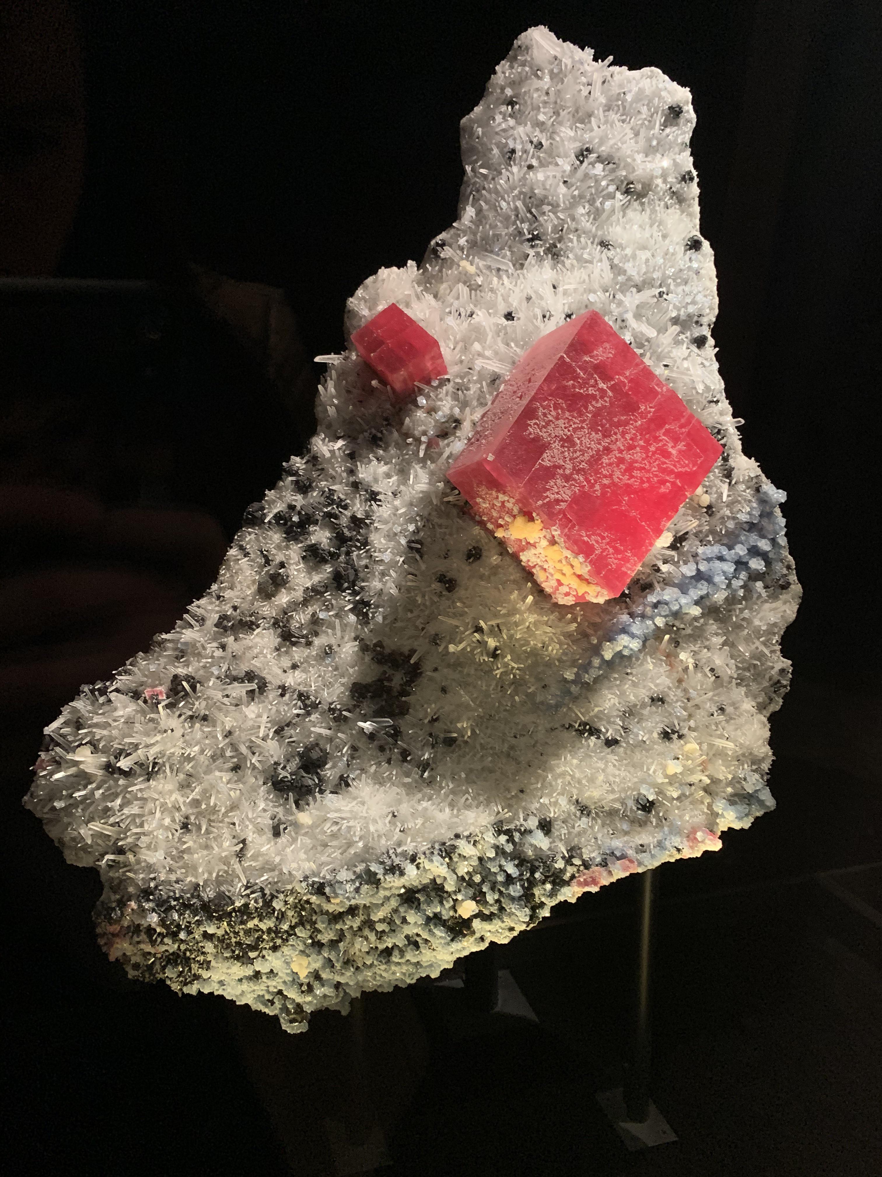 🔥 Raw Rhodochrosite!! On display at the Denver museum 🔥 | Scrolller