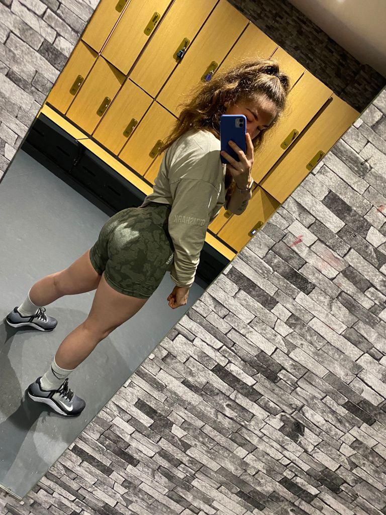 Ready for booty rubs 😈 link in comments to see more booty | Scrolller