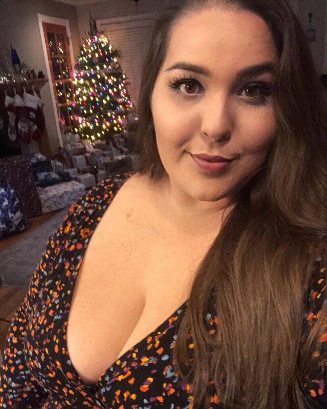 Recent selfie from her ig. She is looking gorgeous as usual | Scrolller