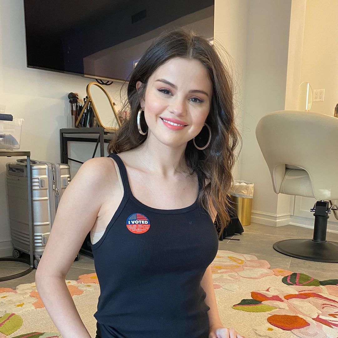 Recently Click Selena | Scrolller