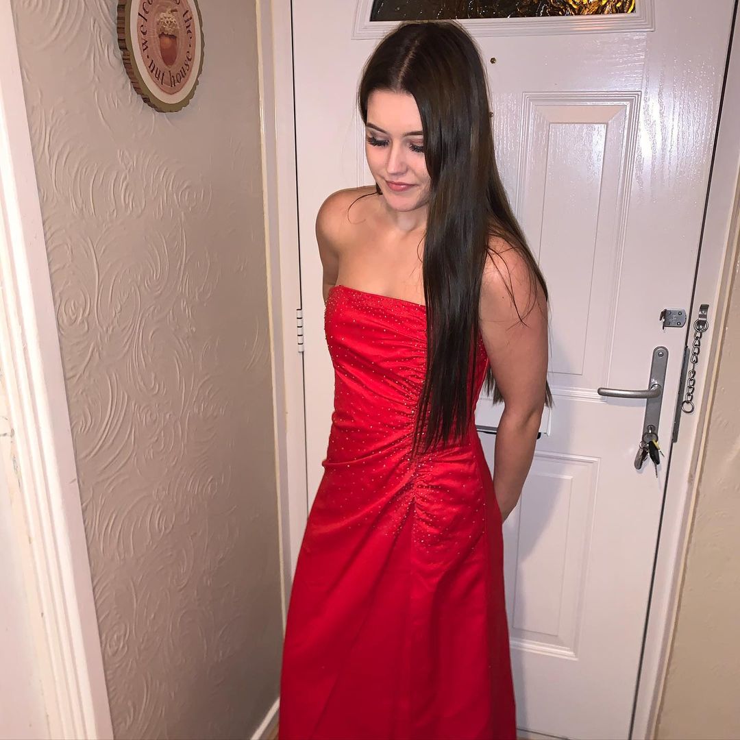 Red Dress Scrolller