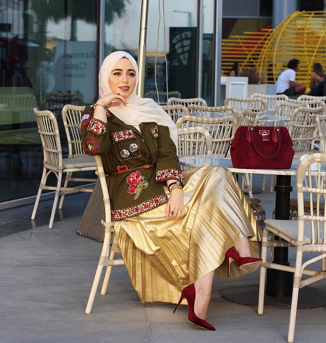 Red heels | Scrolller