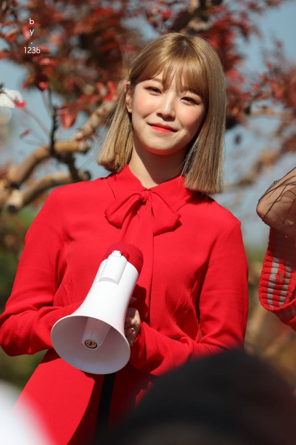 Red Jiheon | Scrolller