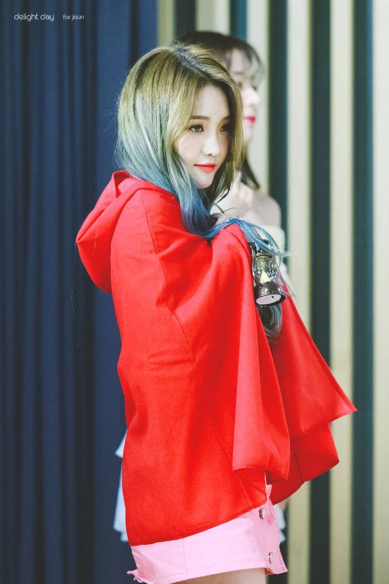 Red Jisun | Scrolller