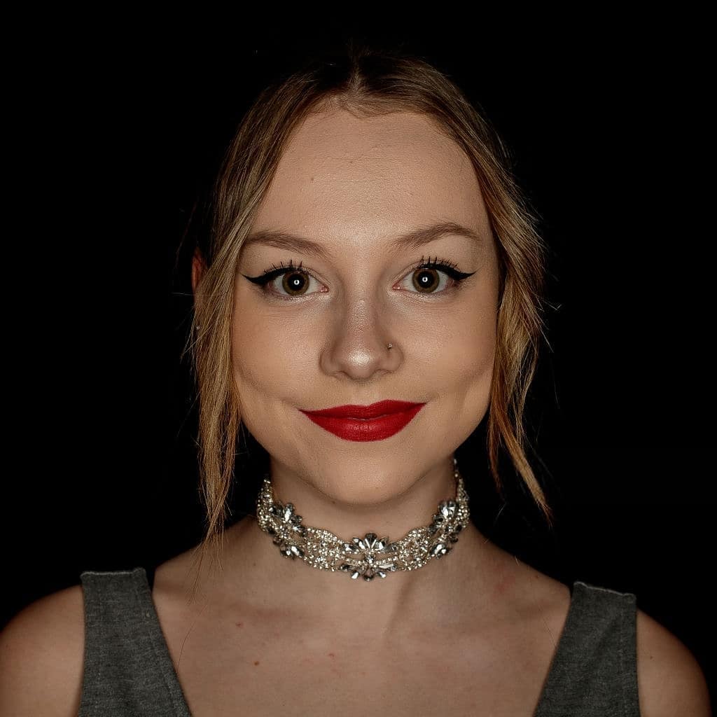 Red Lips | Scrolller