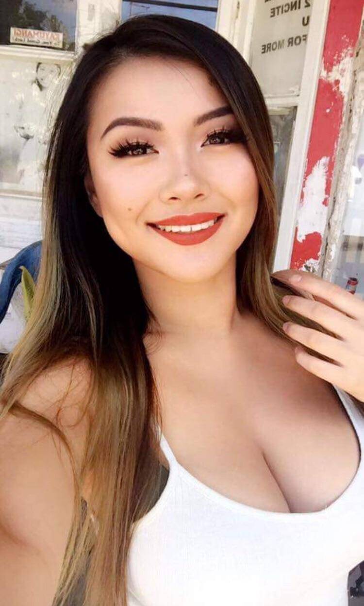 Red lipstick | Scrolller