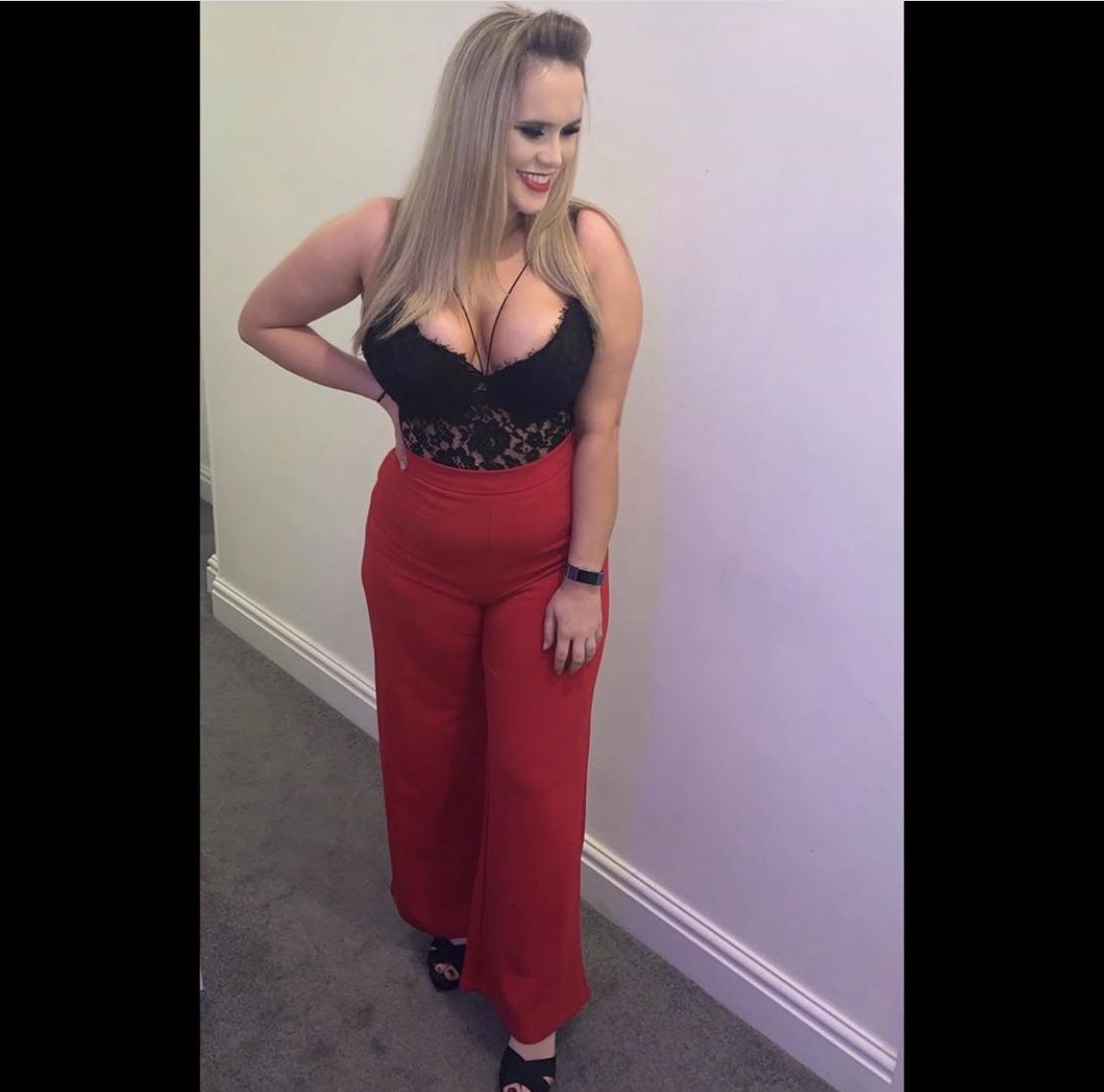 Red pants | Scrolller