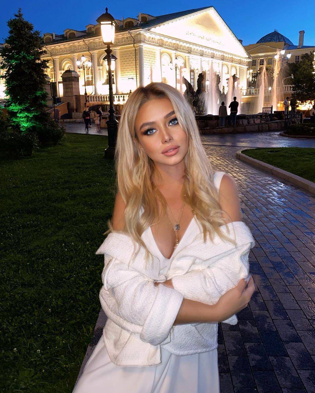 Red Square | Scrolller